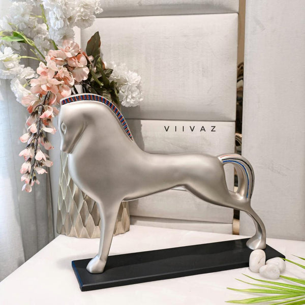 Pfred Sculpture – VIIVAZ