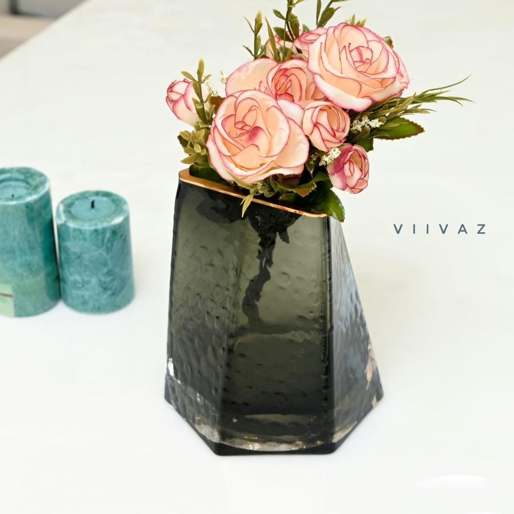 Elegant Iris Glass Vase – VIIVAZ